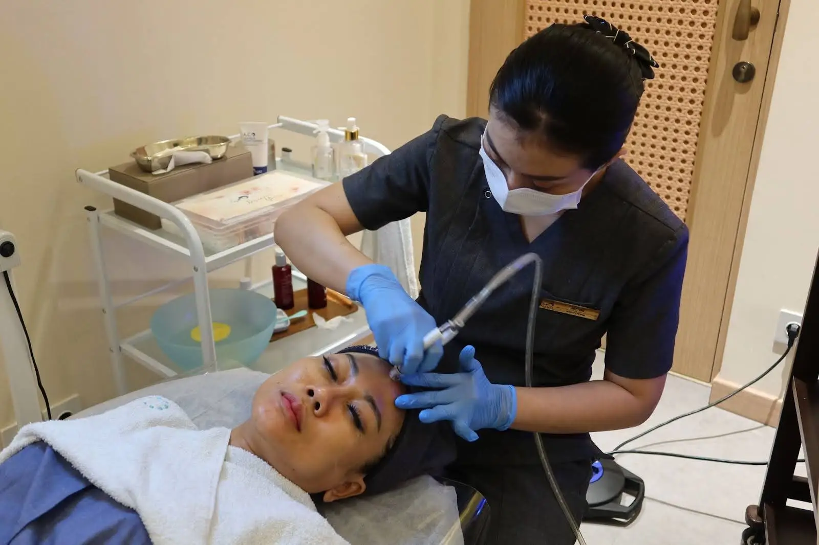 4 How to Remove Milia on the Face Efectively